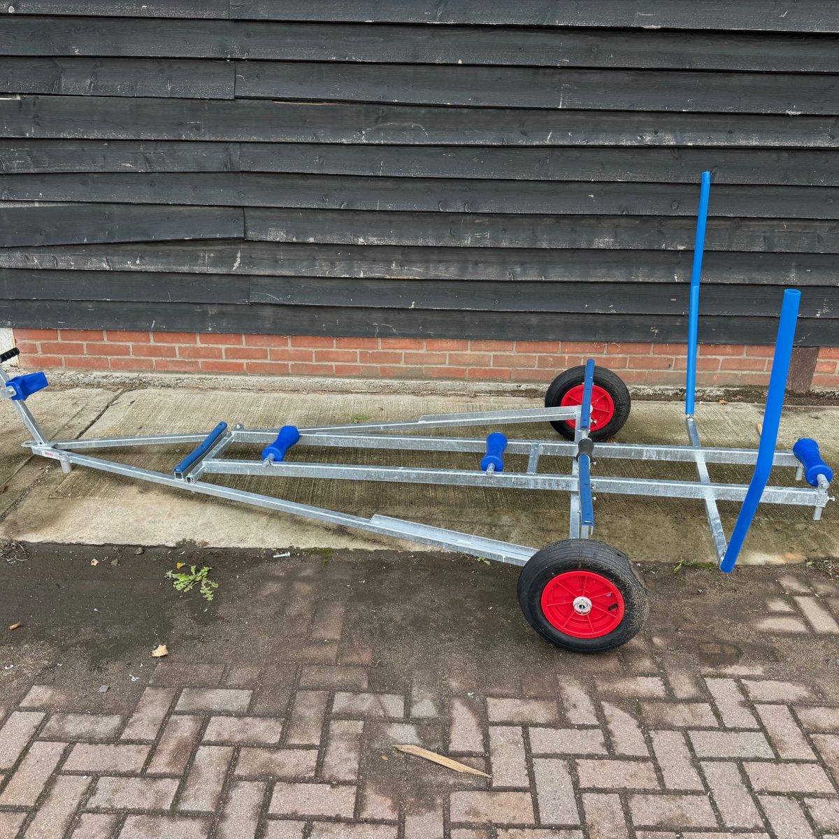 Welded Wooden Boat trolley 220 size, extended with central rollers – Mersea Trailers