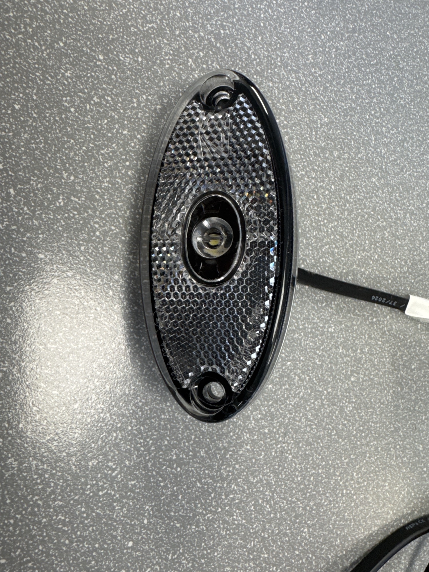 FRONT MARKER WITH 1M CABLE – Mersea Trailers