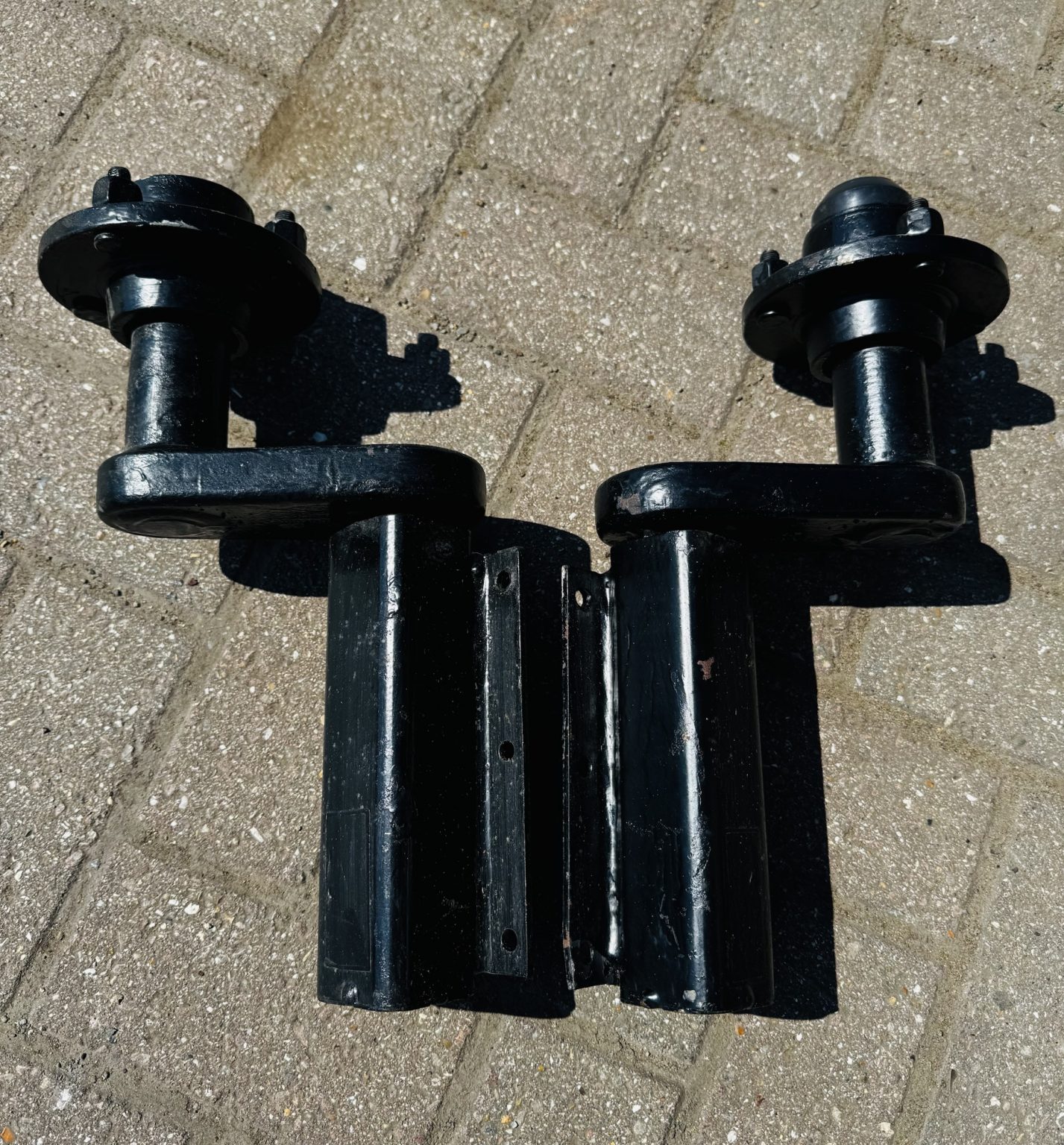 Independent units 350kg pair unbraked with extended hubs for 10″ wheels ...