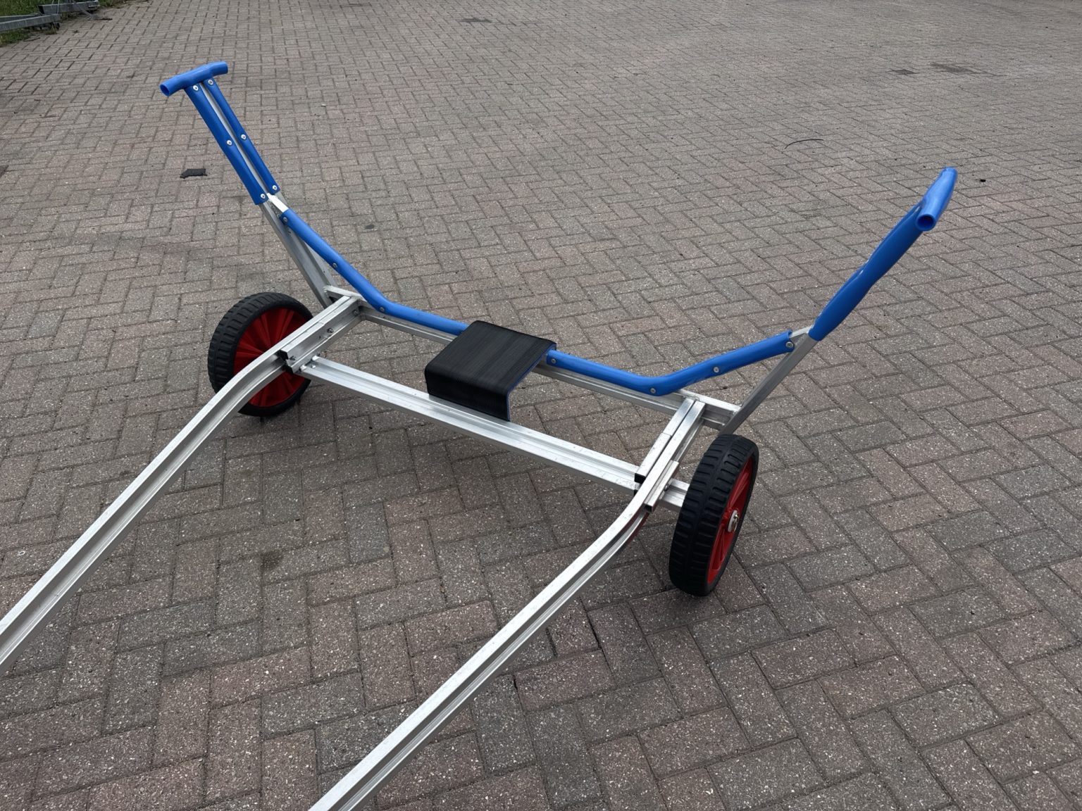 RS400 aluminium launch trolley gunwhale hung. – Mersea Trailers