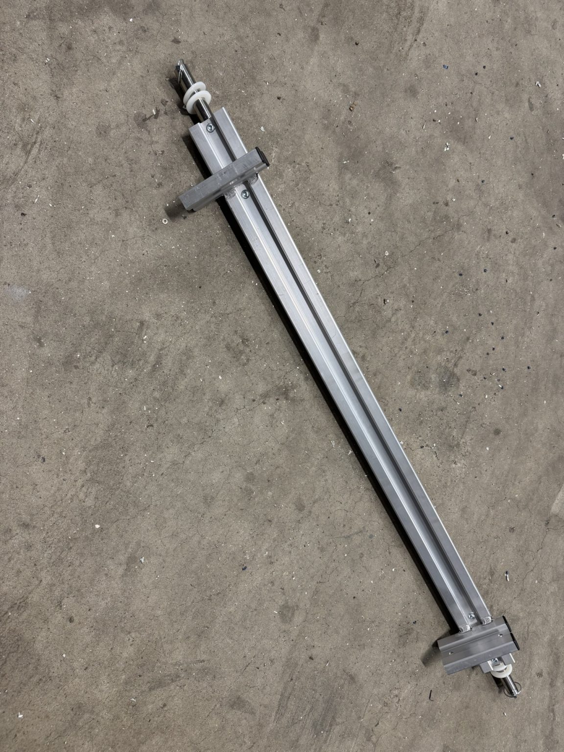 Axle standard for alluminium trolleys with stainless axles – Mersea ...