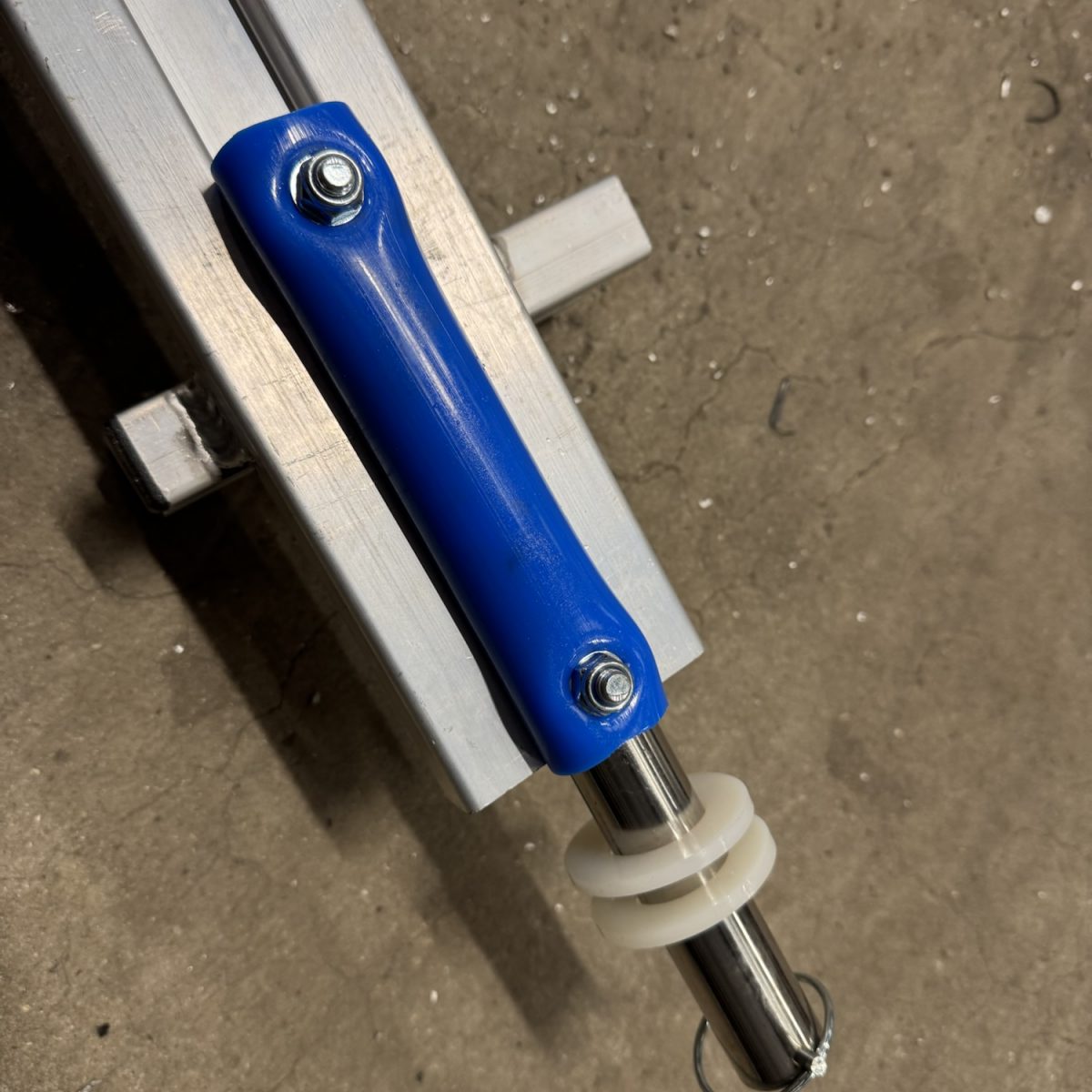 Axle standard for alluminium trolleys with stainless axles – Mersea ...