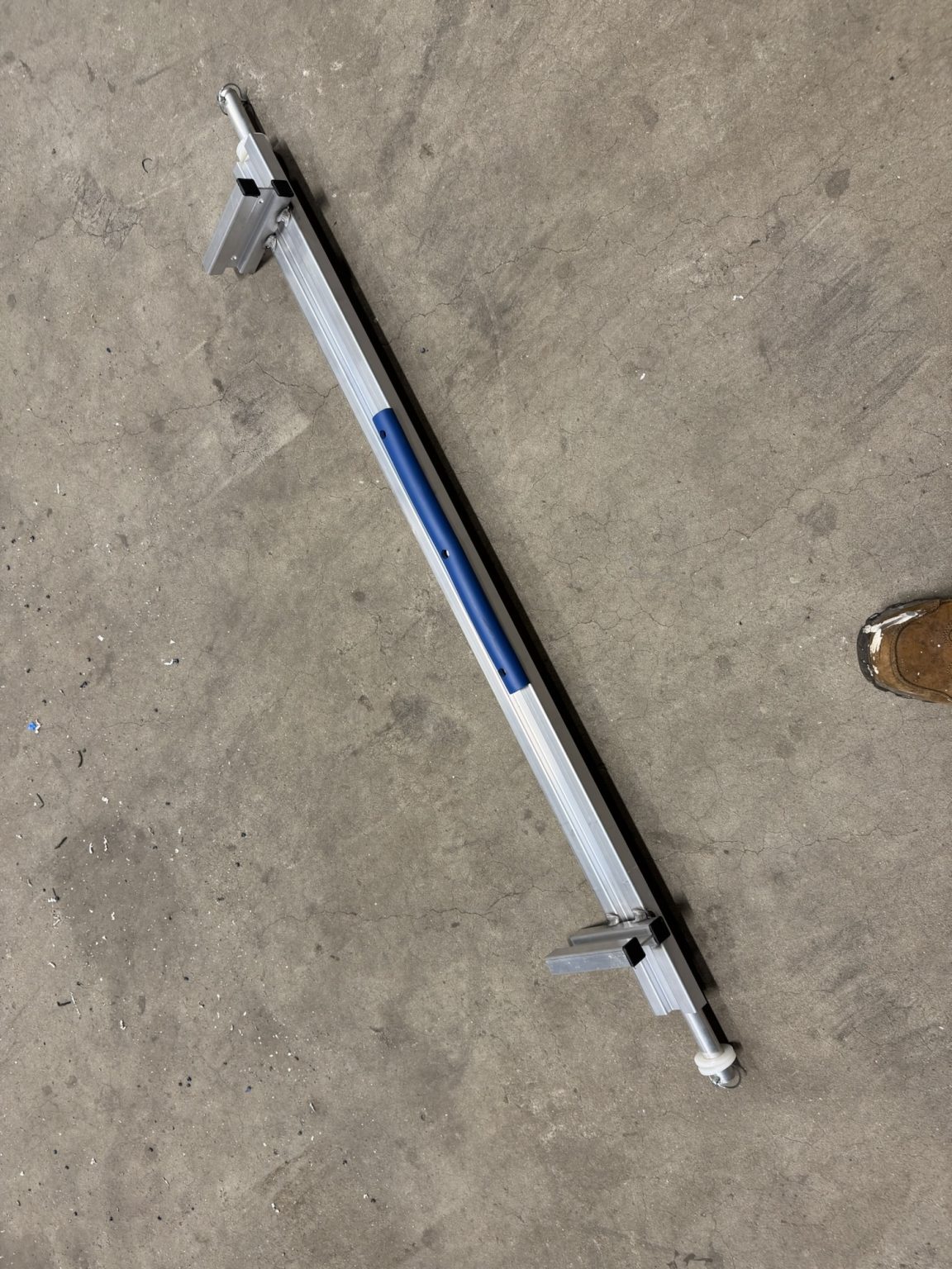 Axle standard for alluminium trolleys with stainless axles – Mersea ...